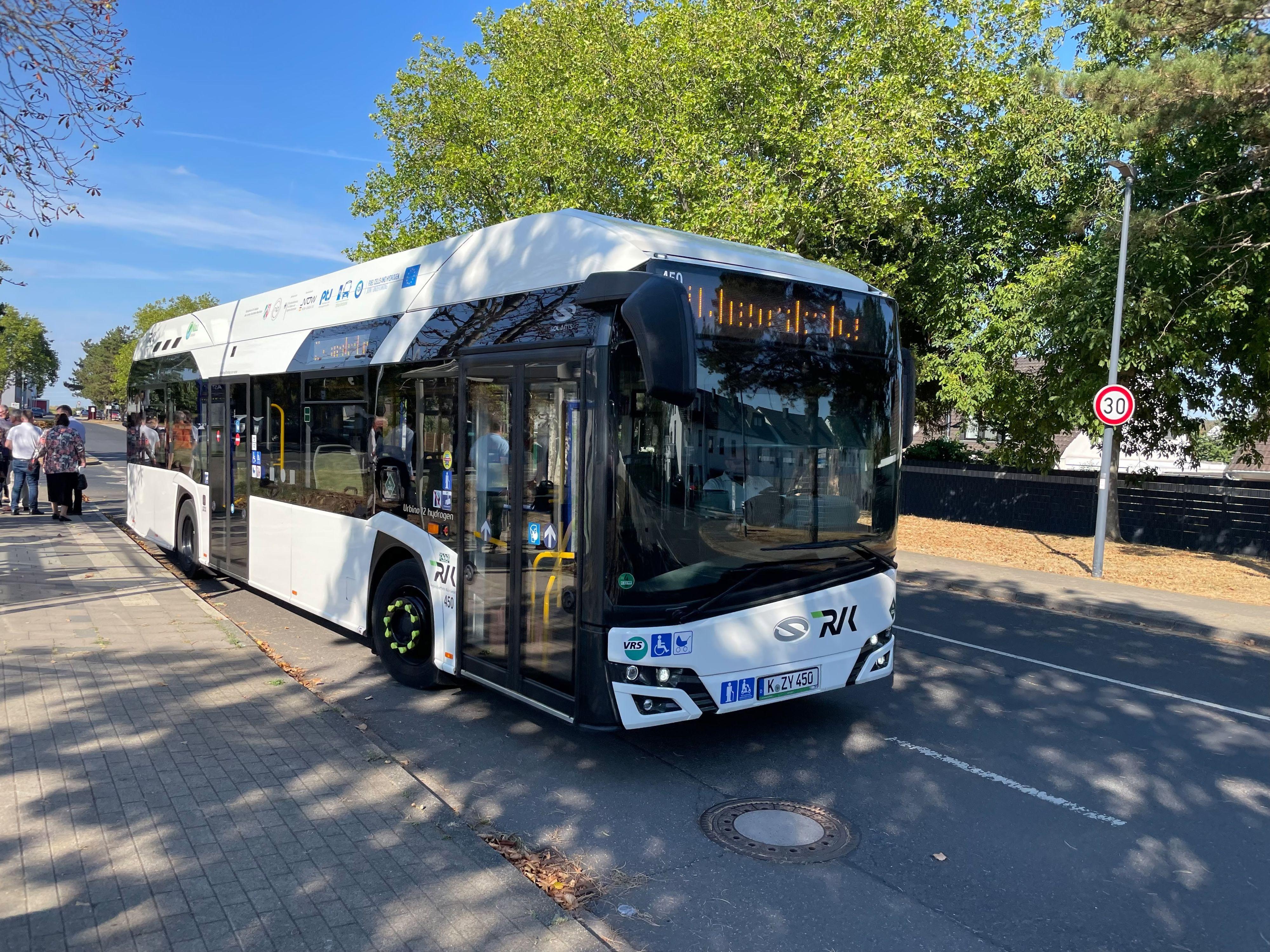 Kreis Euskirchen: RVK nimmt drei Wasserstoffbusse in Betrieb ...