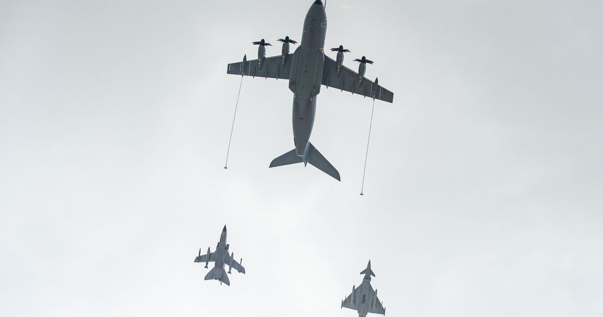 Schallmauer über NRW durchbrochen: Luftwaffe fangen Boeing 737 ab ...