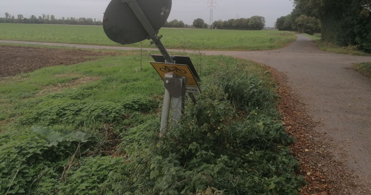 Umleitung des Erft-Radwegs bei Blessem ist endlich ausgeschildert ...