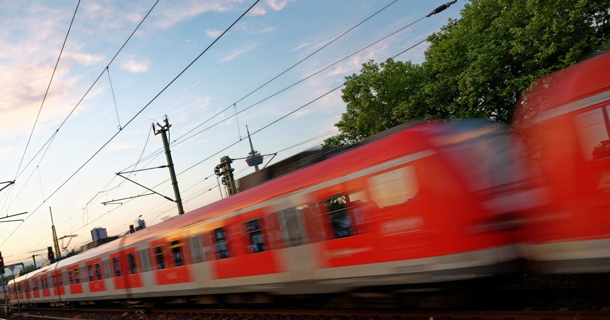 Köln: Randalierer zerstört Scheiben in S-Bahn - Rundschau Online