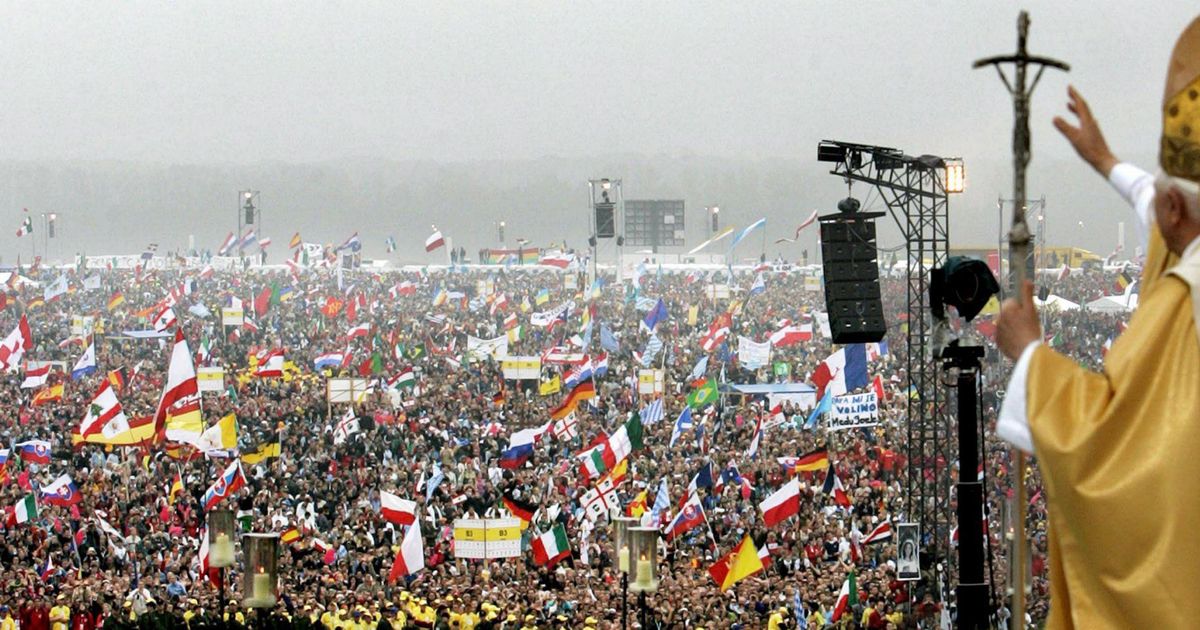 Kerpen: Erinnerungen an den Weltjugendtag auf dem Marienfeld vor 20 ...
