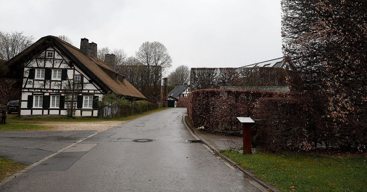 Eifel-Besuch: Ex-NRW-Umweltminister Uhlenberg lobt den Ort Höfen ...