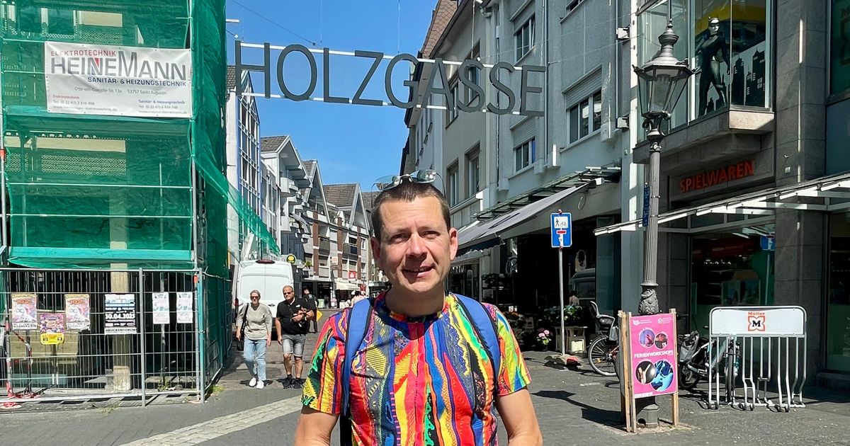 Siegburg: Wetterexperte Karsten Brandt misst die Hitze in der City ...