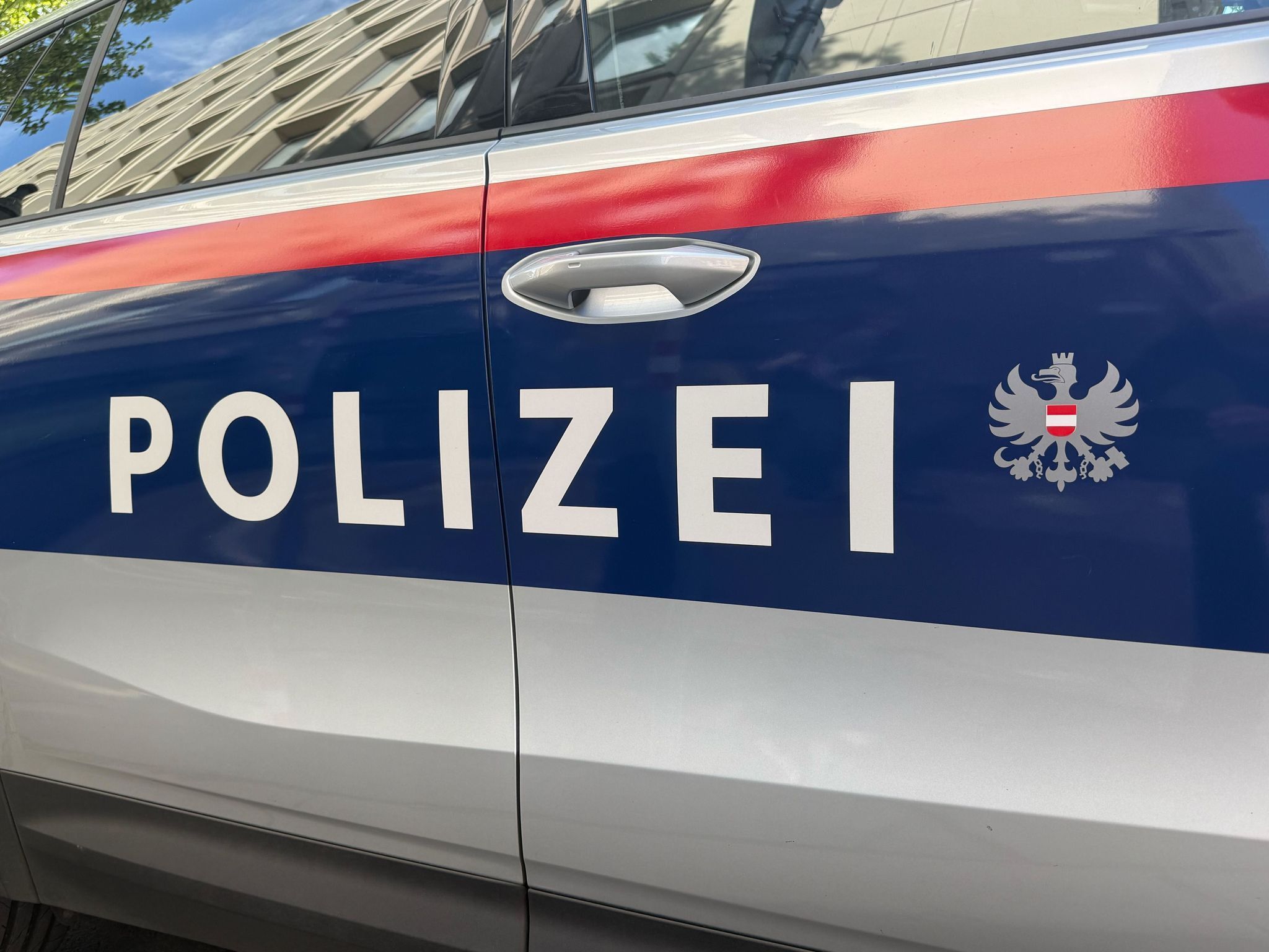 Schock-Fund bei Wien: Eingemauerte Leiche einer Seniorin in Haus ...