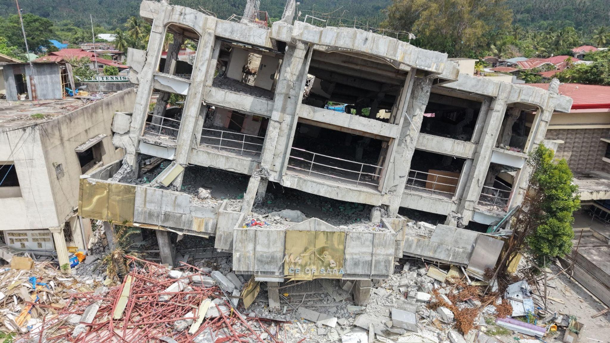 Mindestens 61 Tote nach schwerem Erdbeben auf den Philippinen – Küste ...