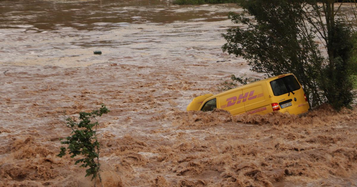 Flut in Erftstadt: Postbotin lernt Lebensretter aus Elsdorf kennen ...