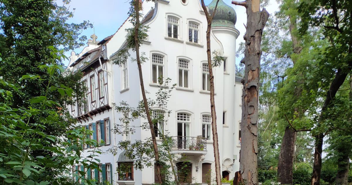 Erftstadt: Familie will um die stark beschädigte Burg Blessem kämpfen ...
