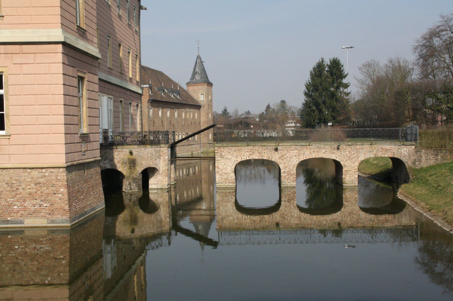 Rätselwanderung in Erftstadt: Von Schloss Gracht bis Burg Blessem ...